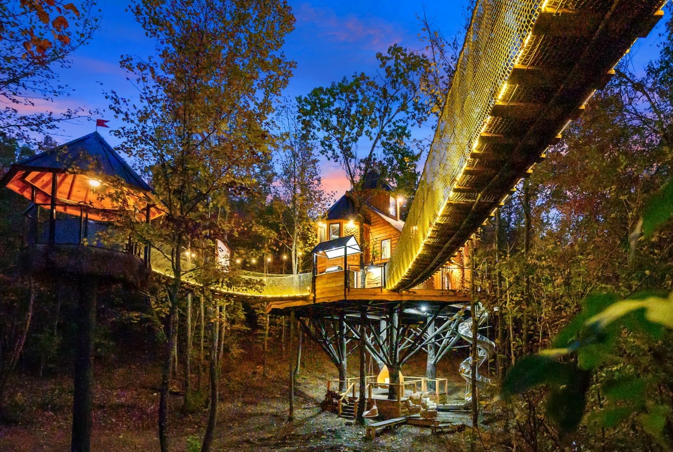 Treetopia Treehouse | Beavers Bend Cabin Country